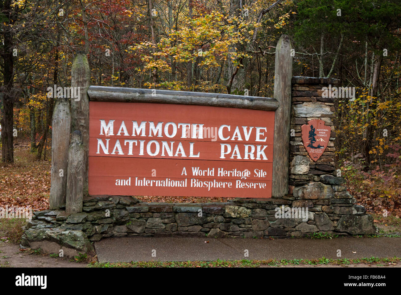 National Park Service entrance sign, Mammoth Cave National Park ...