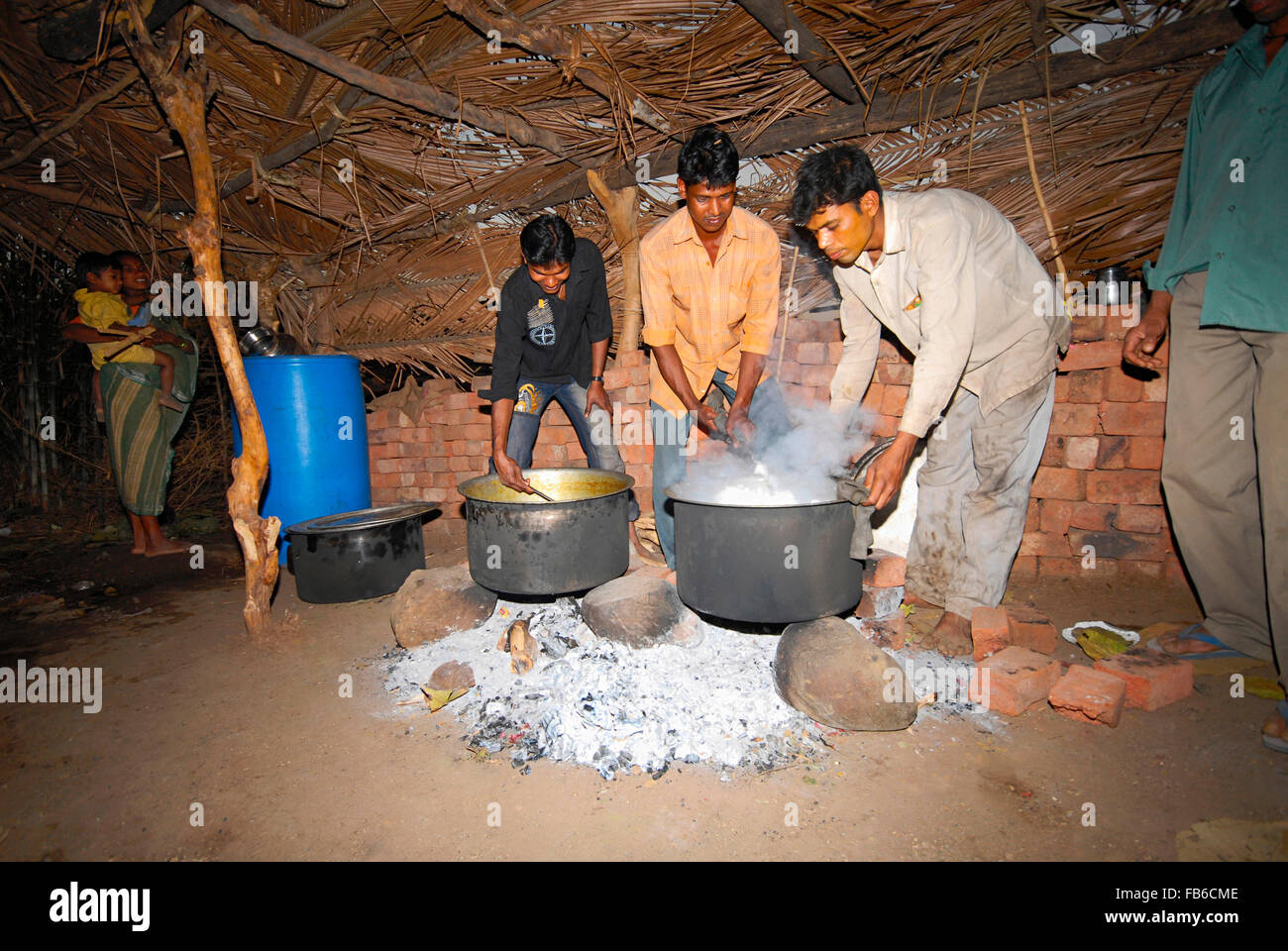 Warli tribe, Wedding food cooked in large vessels, Raitali Village ...