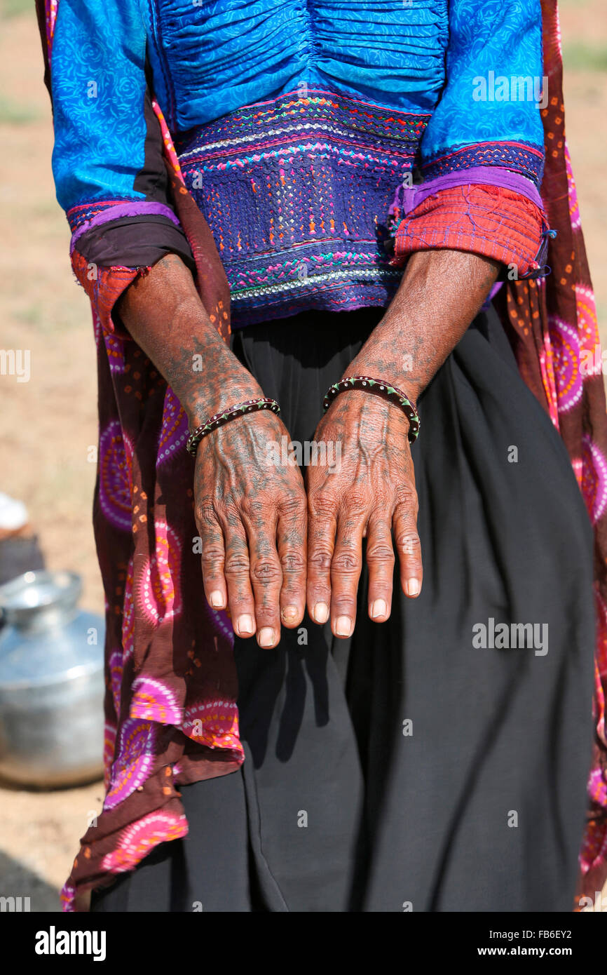 Dhebaria Rabari, Tattoo on hands, Kutch District, Gujarat, India Stock ...