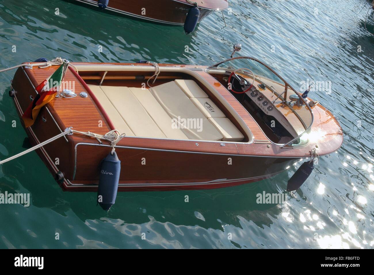 Vintage speedboat italy hi-res stock photography and images - Alamy