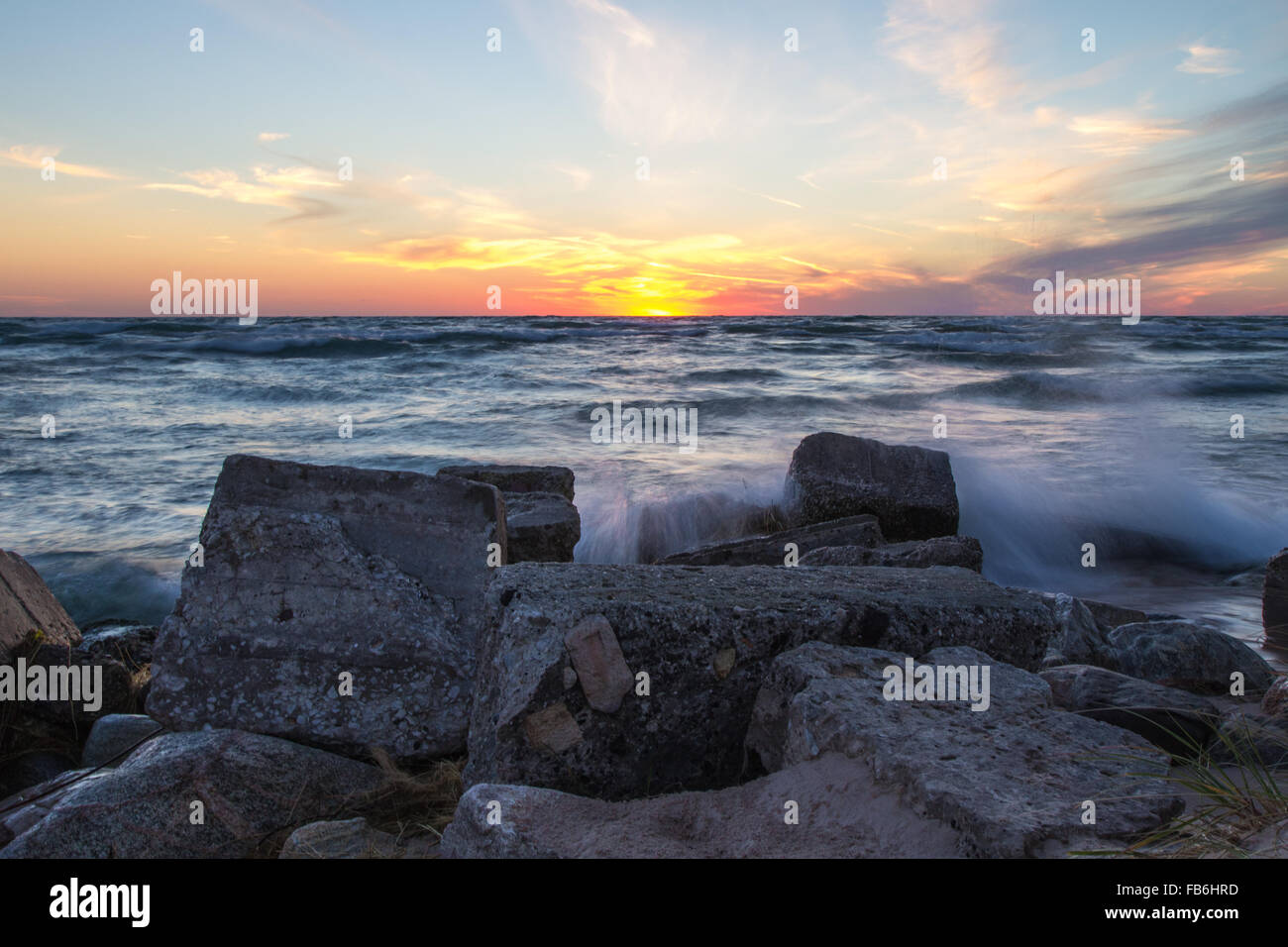 Waves of lake michigan hi-res stock photography and images - Alamy