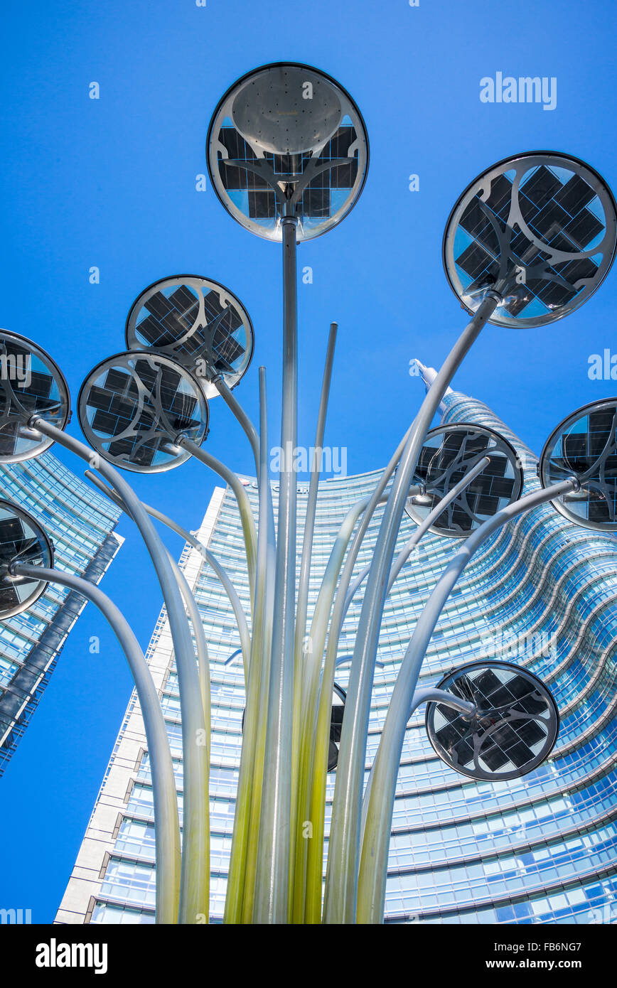 Milan tree buildings hi-res stock photography and images - Alamy