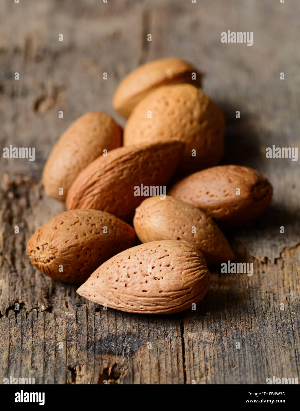 Almonds with shell hi-res stock photography and images - Alamy
