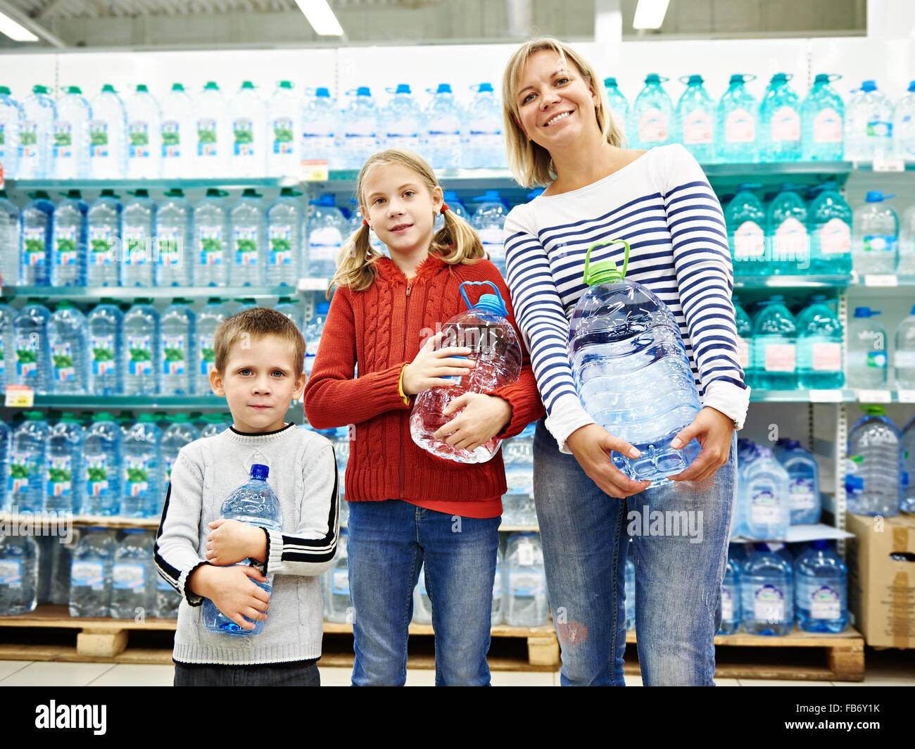 Child and soft drink hi-res stock photography and images - Alamy