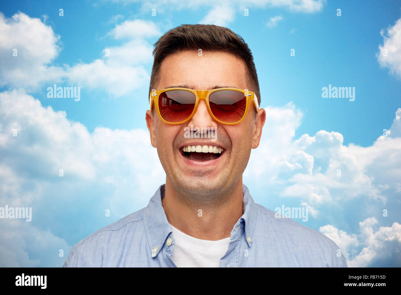 Smiling face cloud hi-res stock photography and images - Alamy