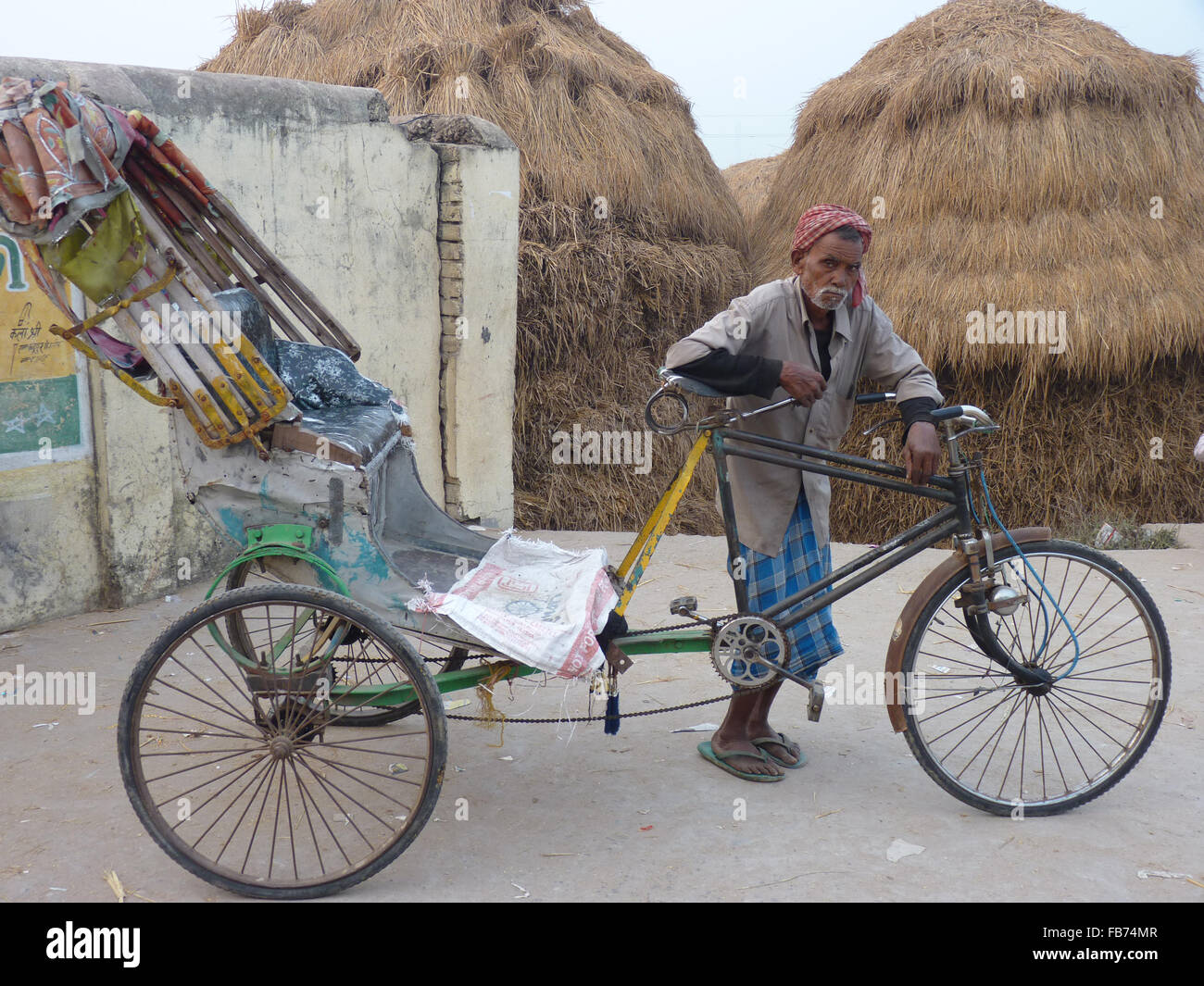Rickshaw puller hi-res stock photography and images - Alamy