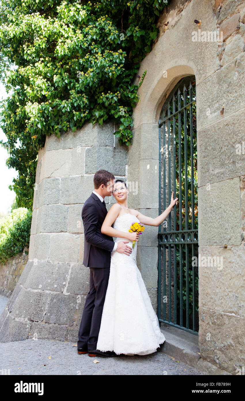 Bride and groom Stock Photo - Alamy