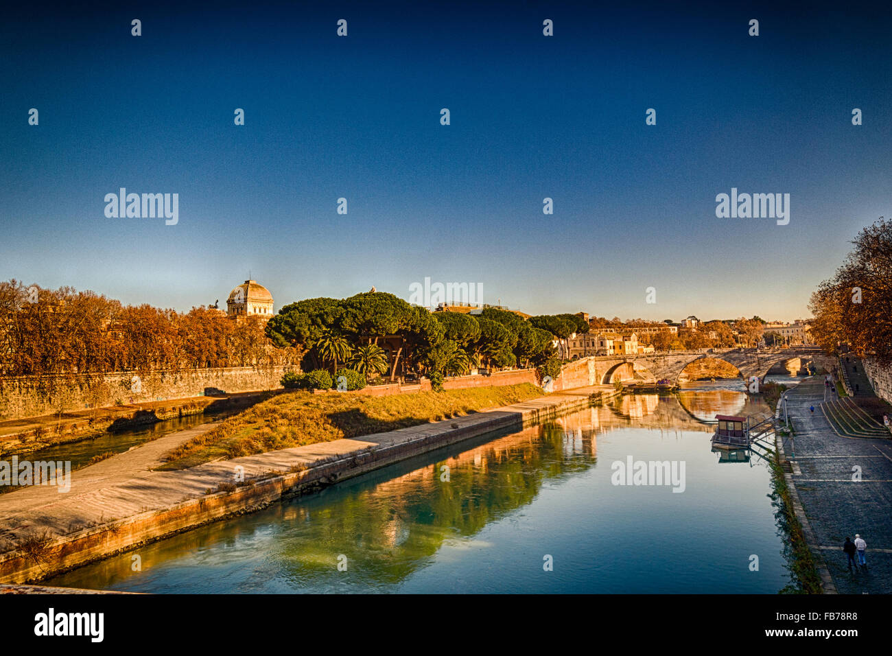 Palaces trees rome italy hi-res stock photography and images - Alamy