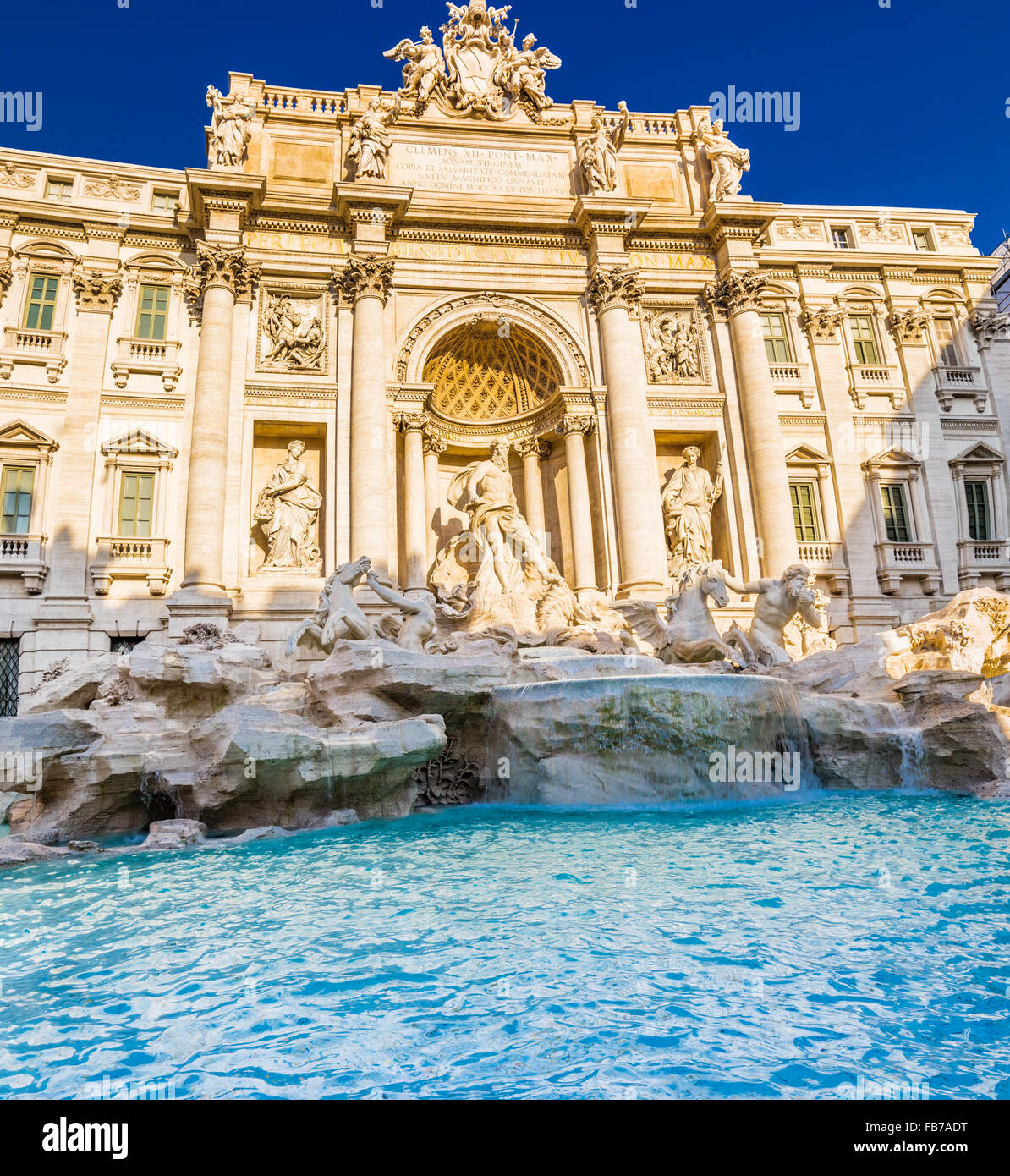 water, statues and artificial rocks in the architecure of roman ...