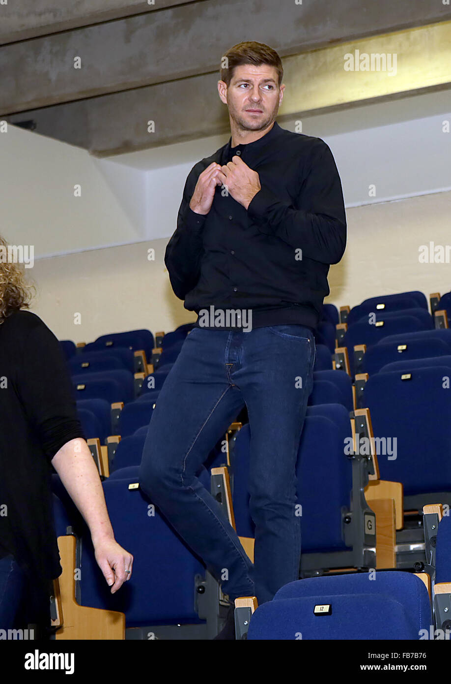 Steven gerrard book hi-res stock photography and images - Alamy