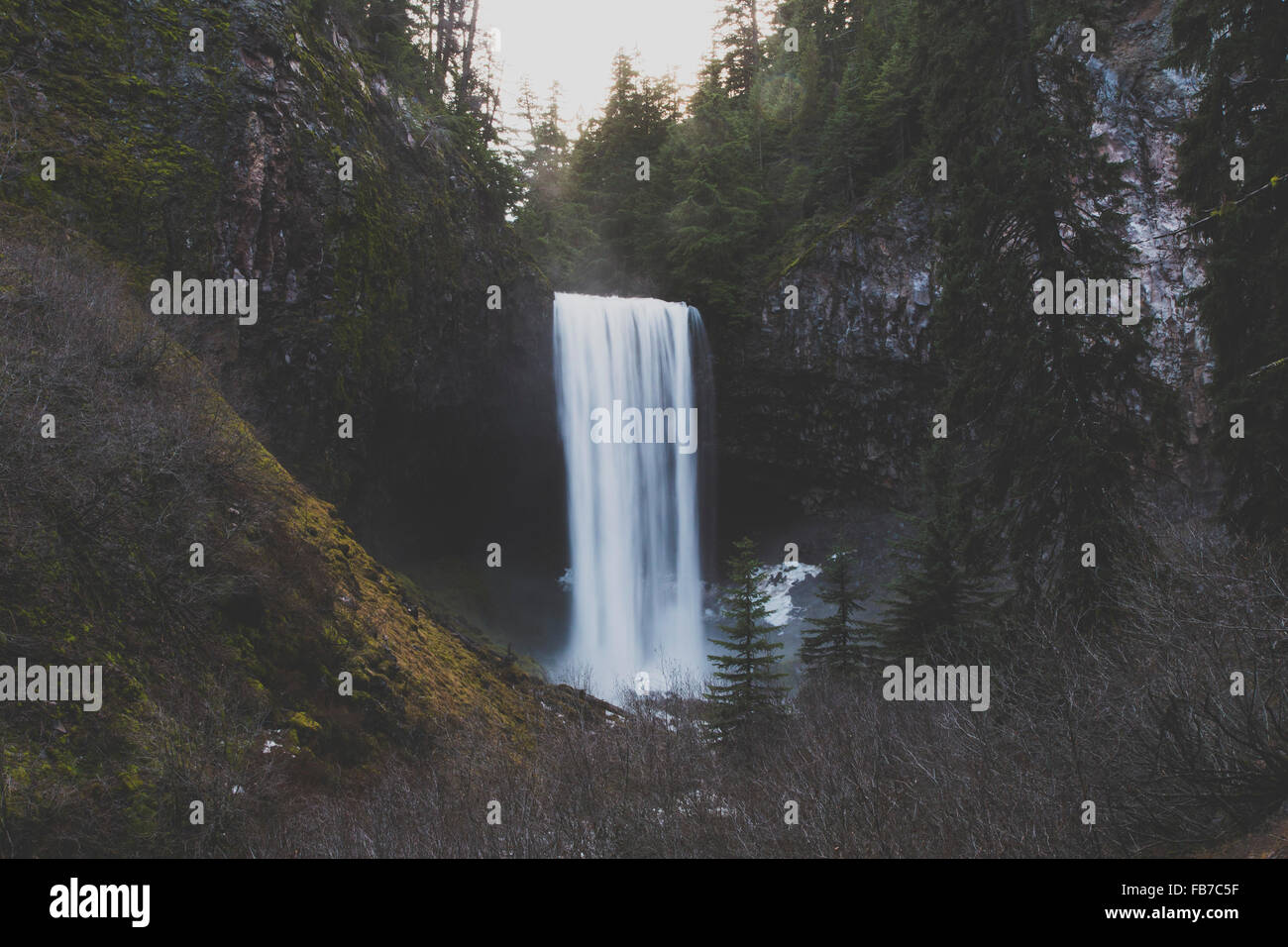 Scenic waterfall horizontal hi-res stock photography and images - Alamy