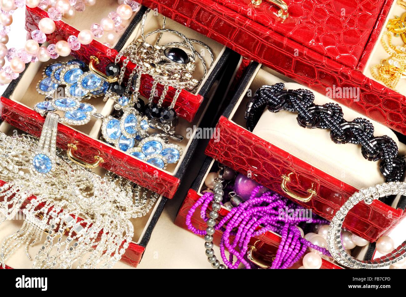 Box treasure chest jewels hi-res stock photography and images - Alamy
