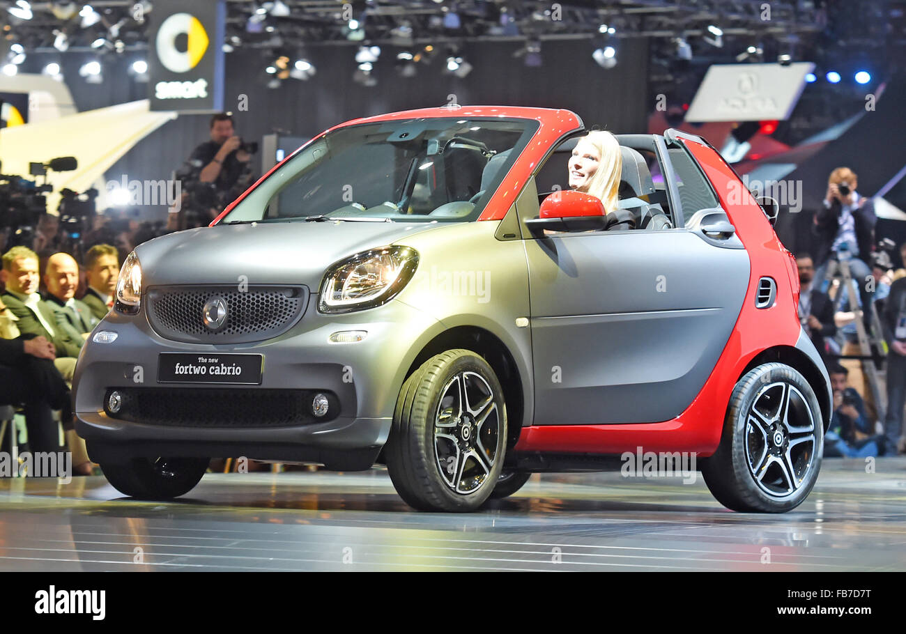 Detroit, Michigan, USA. 11th Jan, 2016. The Smart fortwo Cabriolet is ...