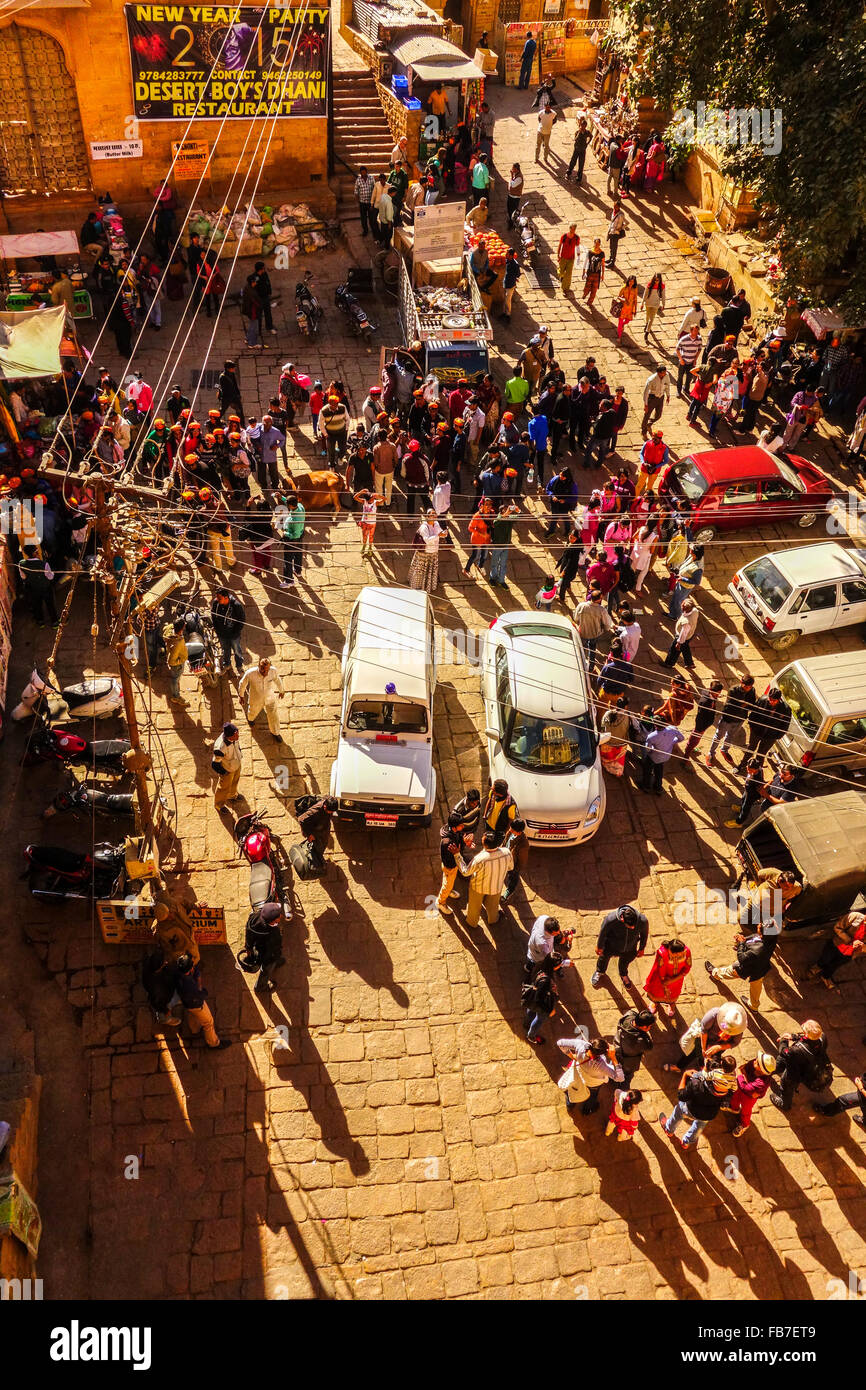 Overhead crowd hi-res stock photography and images - Alamy
