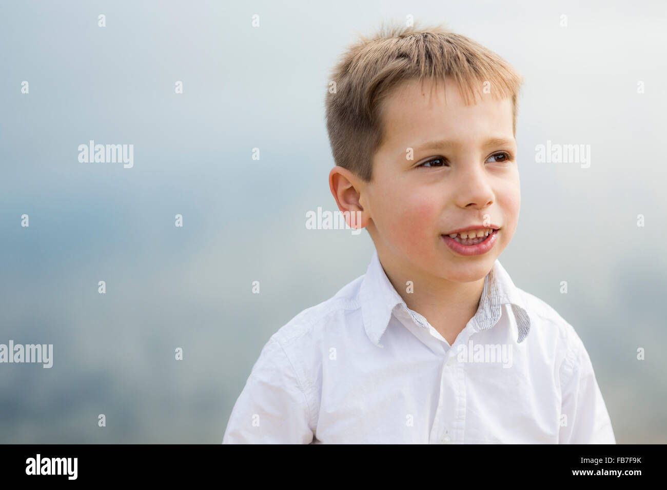 Thoughtful boy looking away hi-res stock photography and images - Alamy
