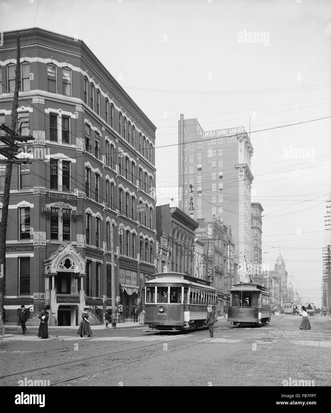 Street Scene, Market Street, Louisville, Kentucky, USA, circa 1905 ...