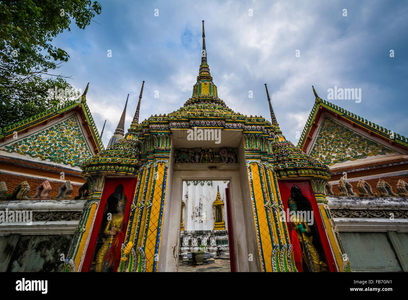 The historic Wat Pho Buddhist temple, in Bangkok, Thailand Stock Photo ...