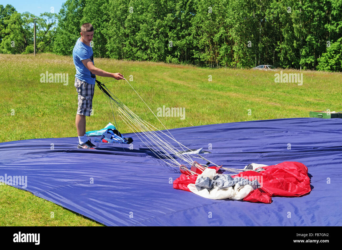 Parachutists - 2015.Packing of parachute Stock Photo - Alamy