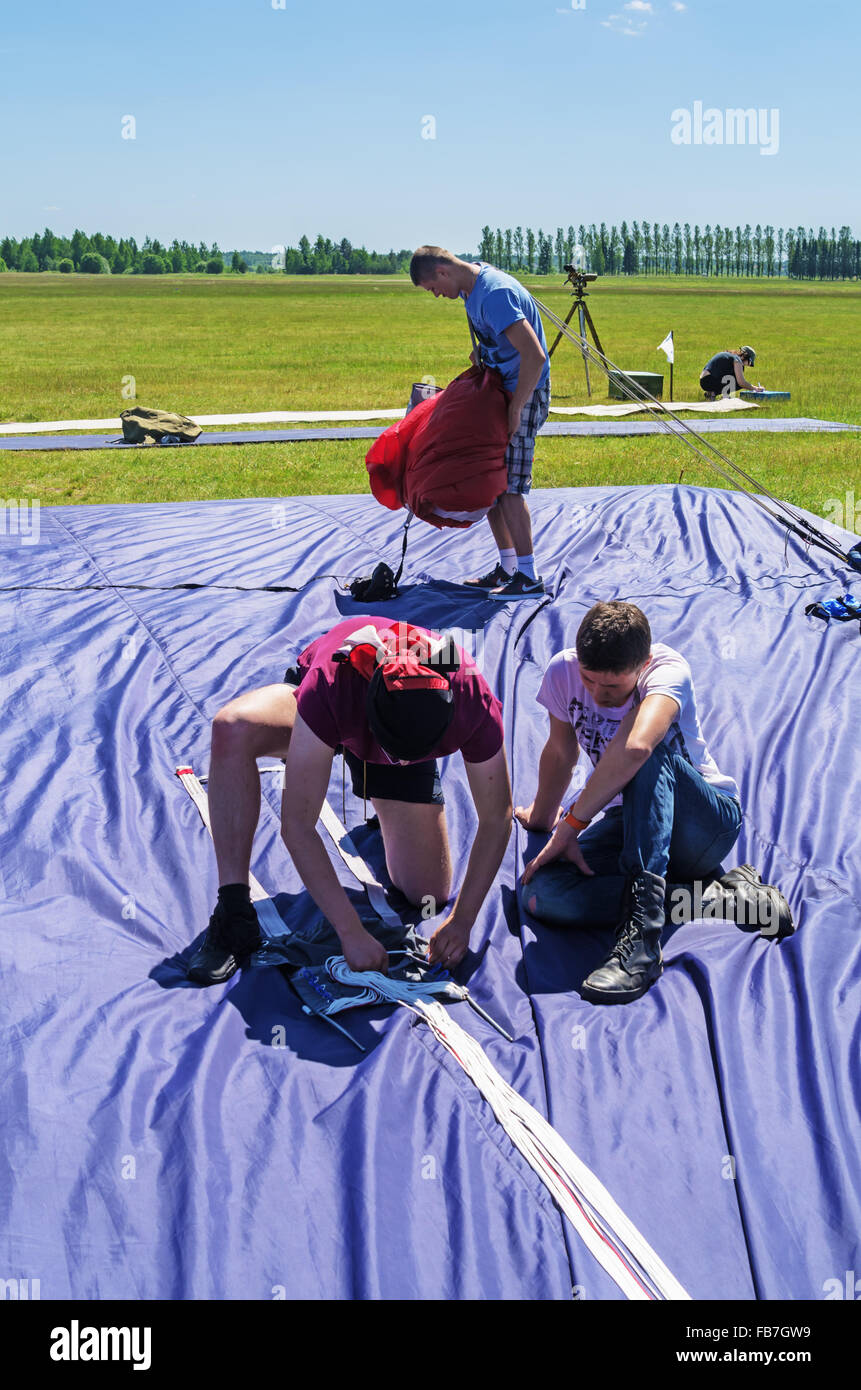 Parachutists - 2015.Packing of parachute Stock Photo - Alamy