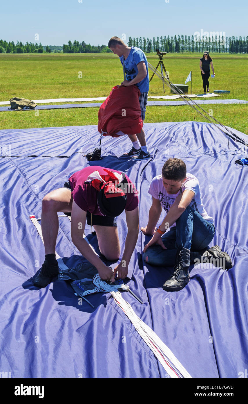 Parachutists - 2015.Packing of parachute Stock Photo - Alamy