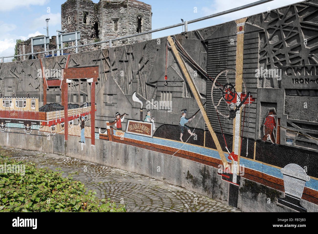 Old green mural newport hi-res stock photography and images - Alamy