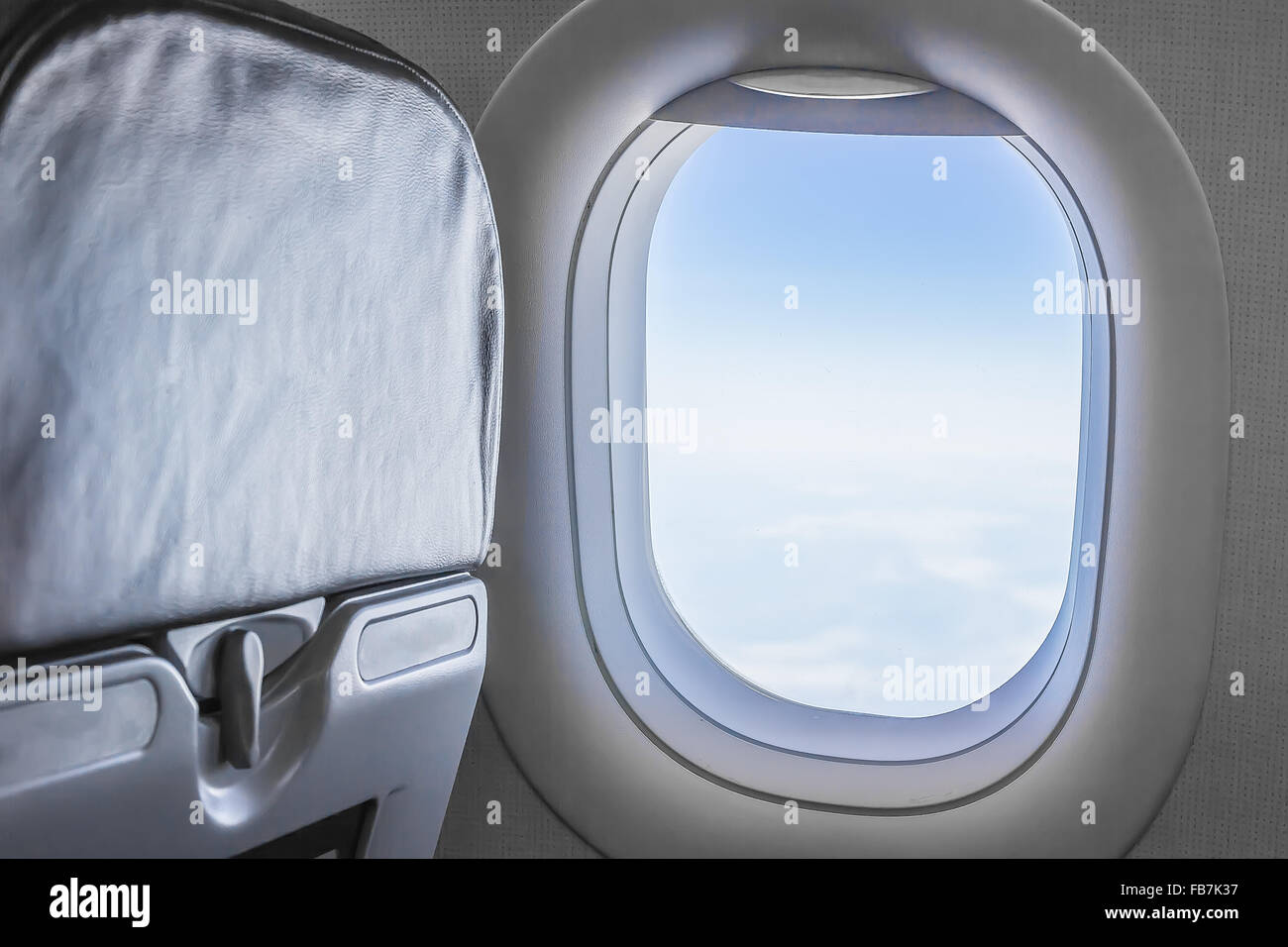 Sky from plane window hi-res stock photography and images - Alamy