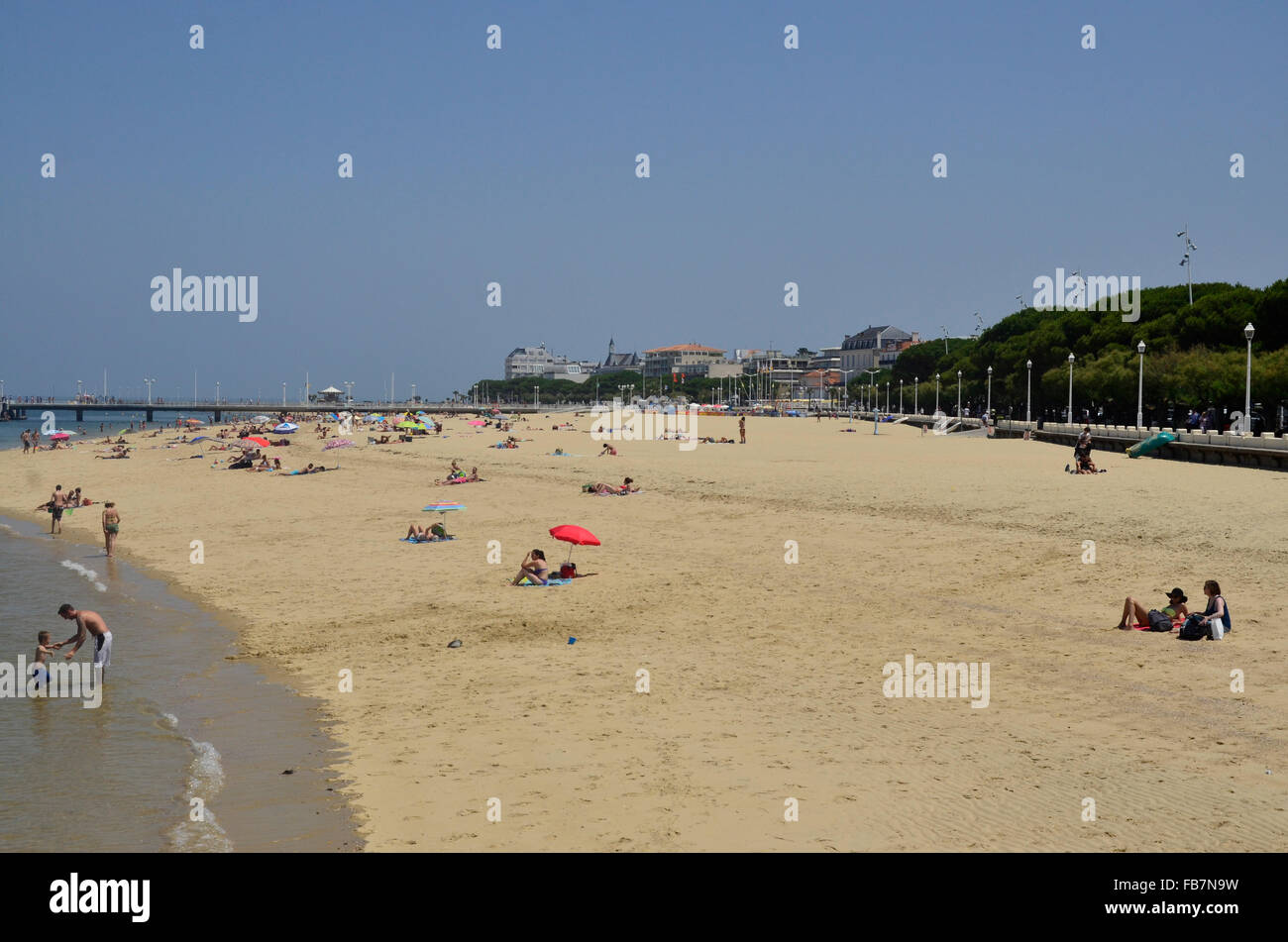 Arcachon beach hi-res stock photography and images - Alamy