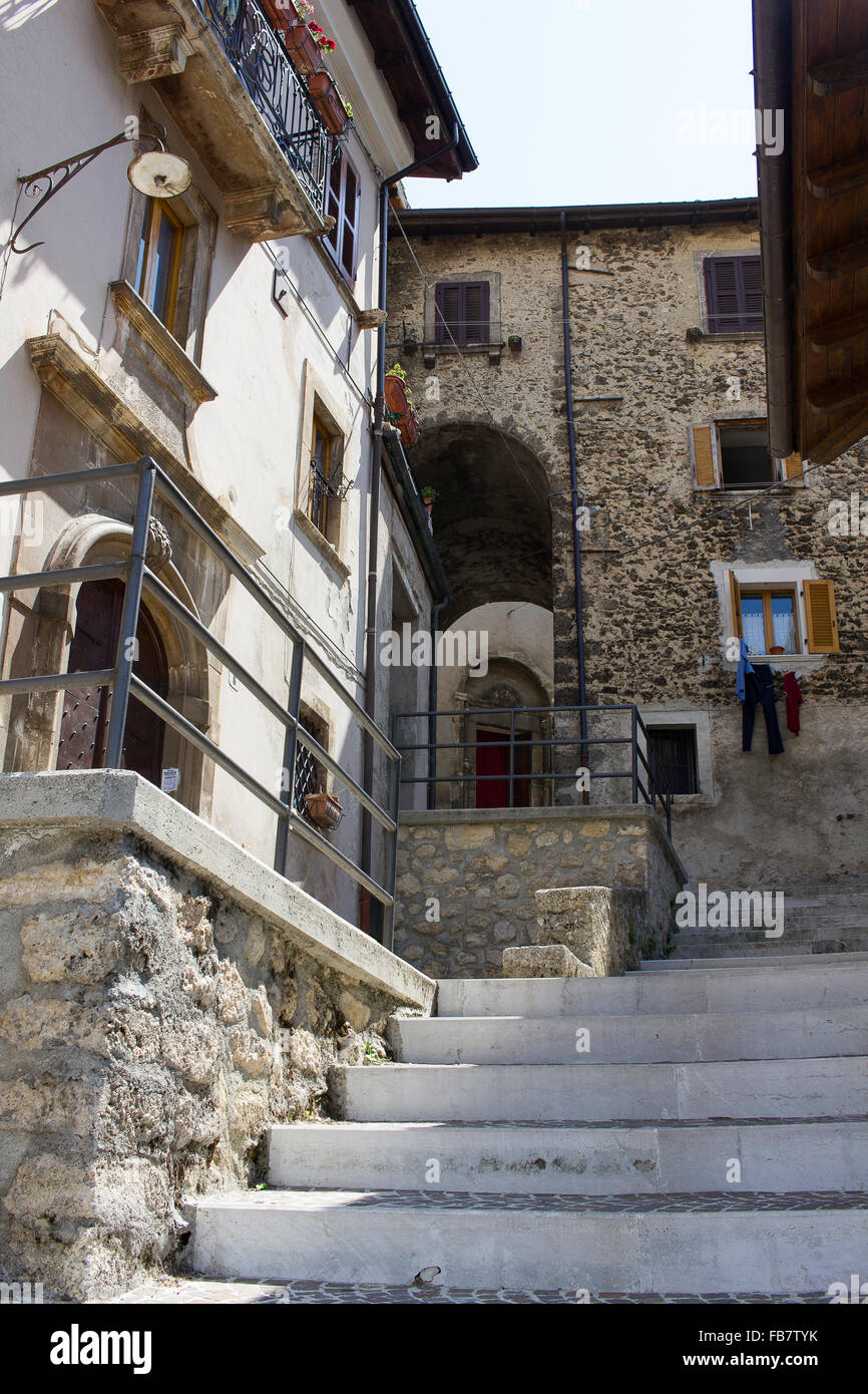 Italy-Abruzzo-Scanno-old houses and climbing stairs Stock Photo - Alamy