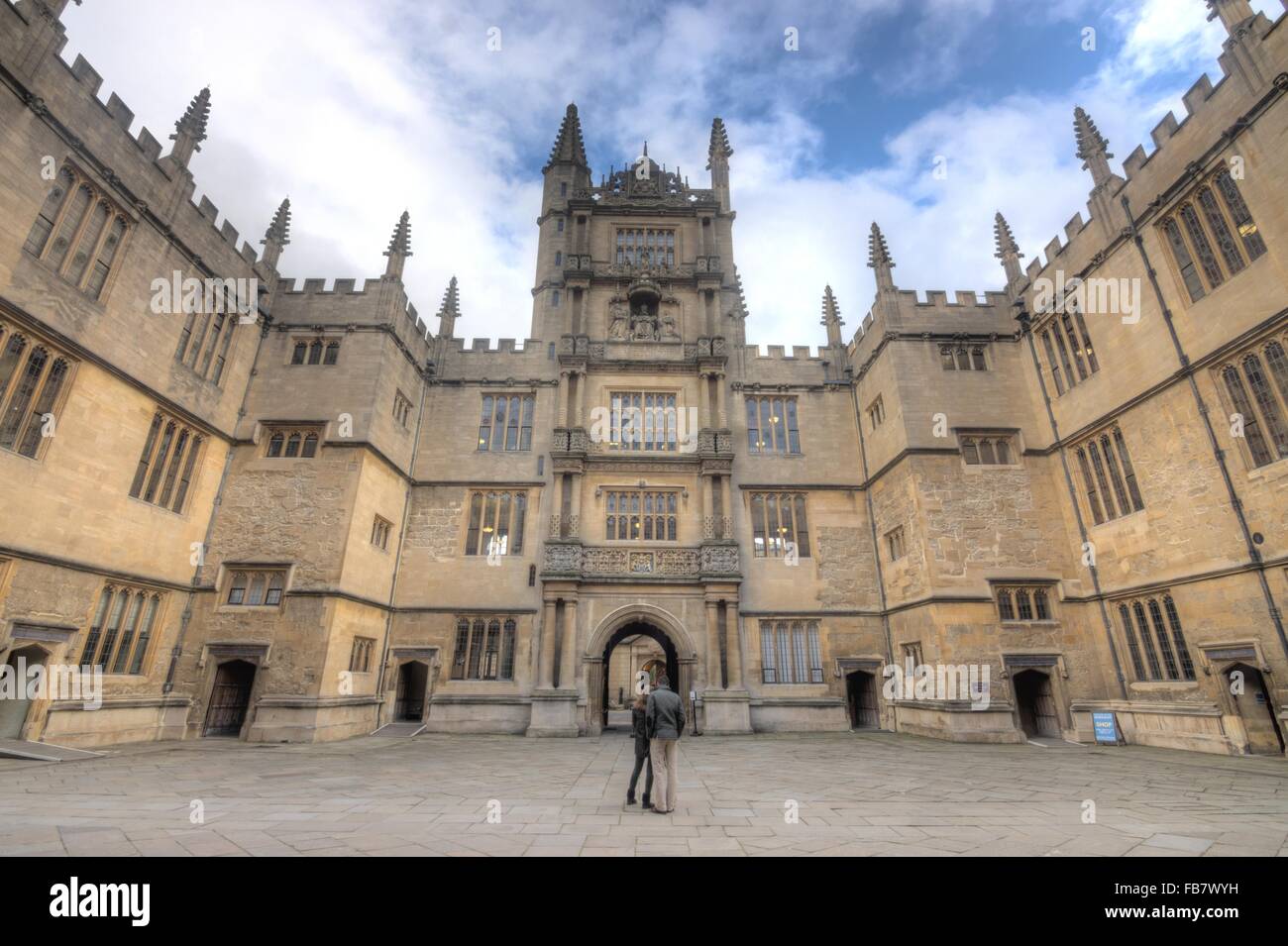 Bodleian library oxford courtyard hi-res stock photography and images ...