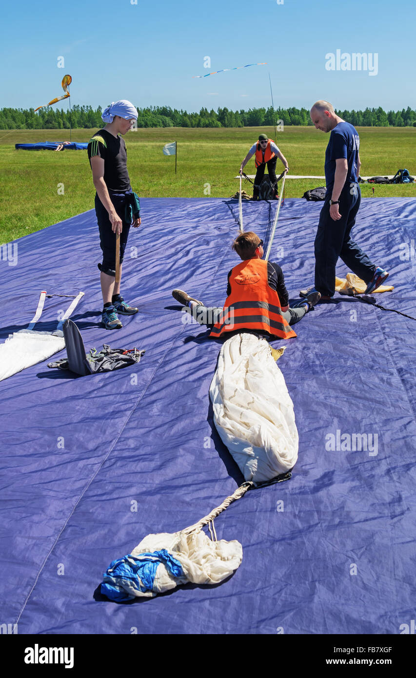 Parachutists - 2015.Packing of parachute Stock Photo - Alamy
