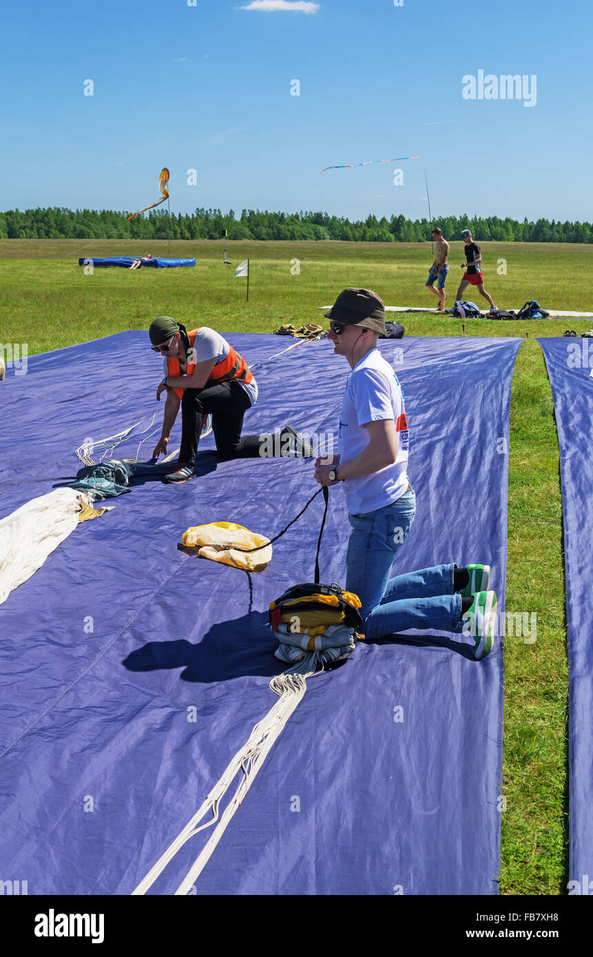 Parachutists - 2015.Packing of parachute Stock Photo - Alamy