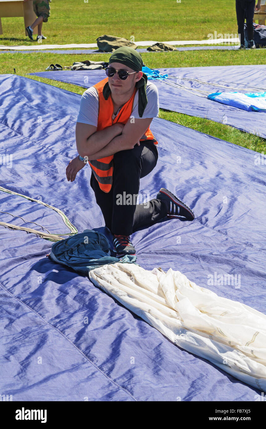 Parachutists - 2015.Packing of parachute Stock Photo - Alamy