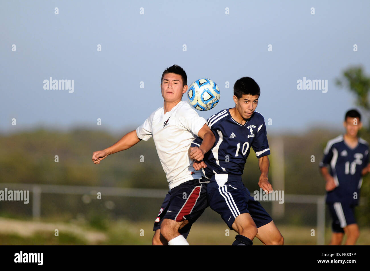 Male high school football players hi-res stock photography and images ...