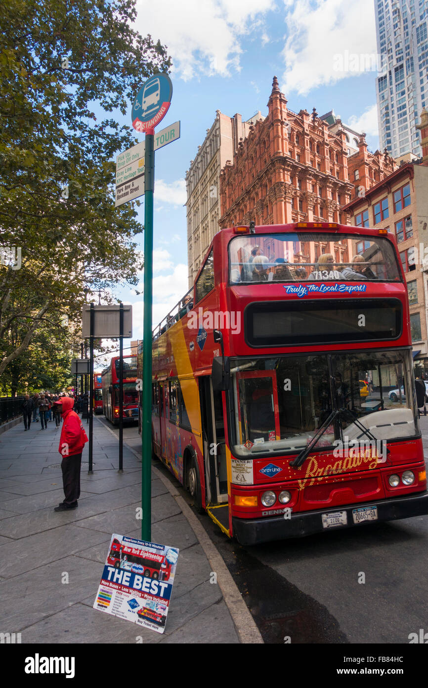 White double decker bus hi-res stock photography and images - Alamy
