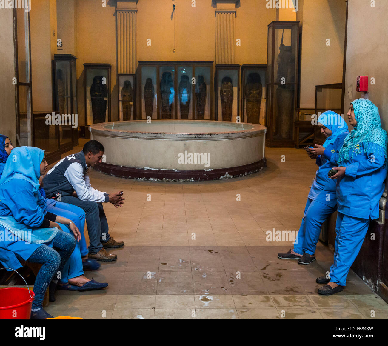 Cleaning museum hi-res stock photography and images - Alamy