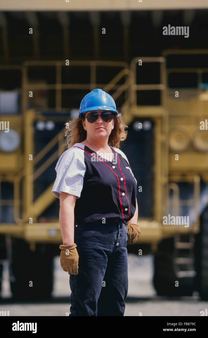Dump truck driver hi-res stock photography and images - Alamy