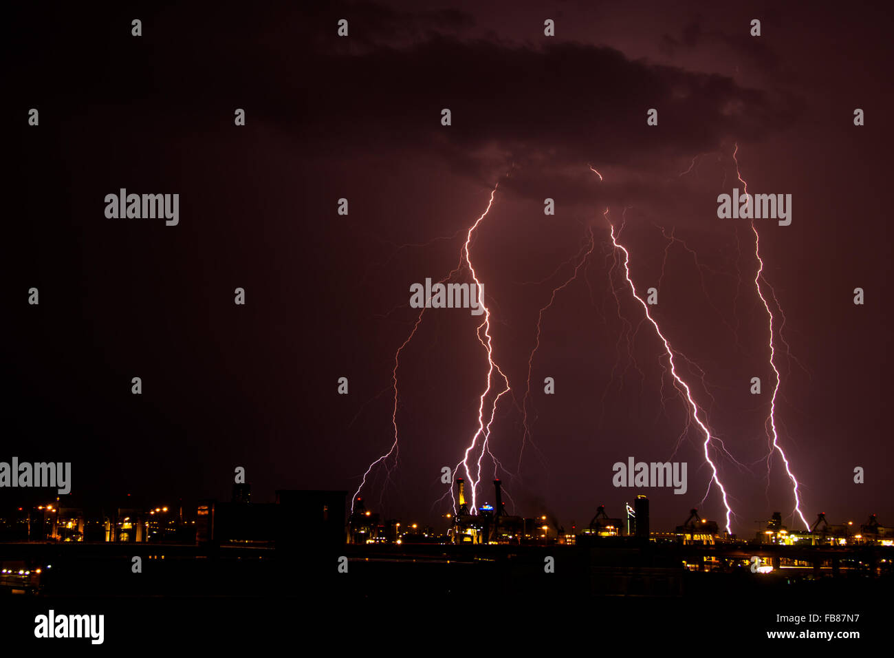 Lightning strike hi-res stock photography and images - Alamy