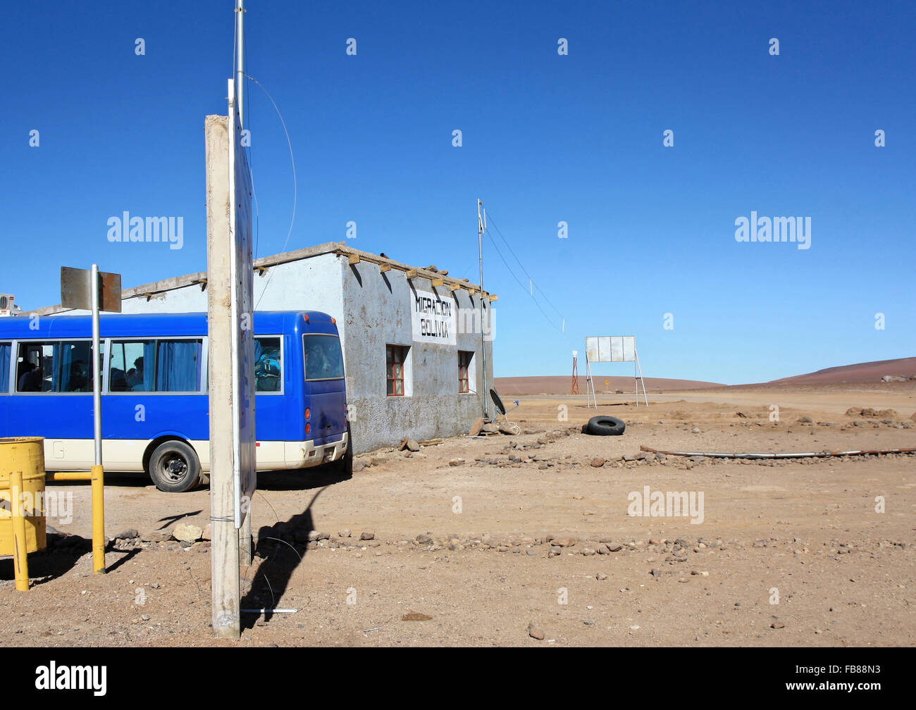 Chile border hi-res stock photography and images - Alamy