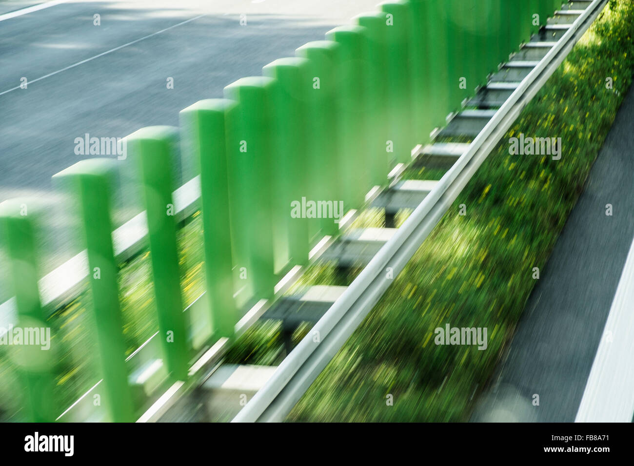 Road divider hi-res stock photography and images - Alamy