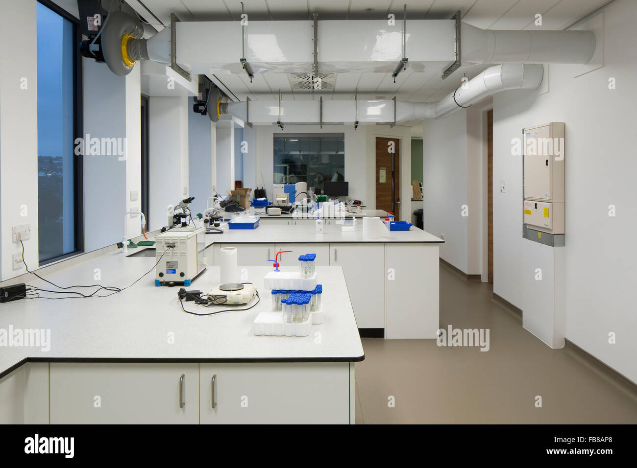 View of teaching lab. Cockcroft Building, University of Brighton ...