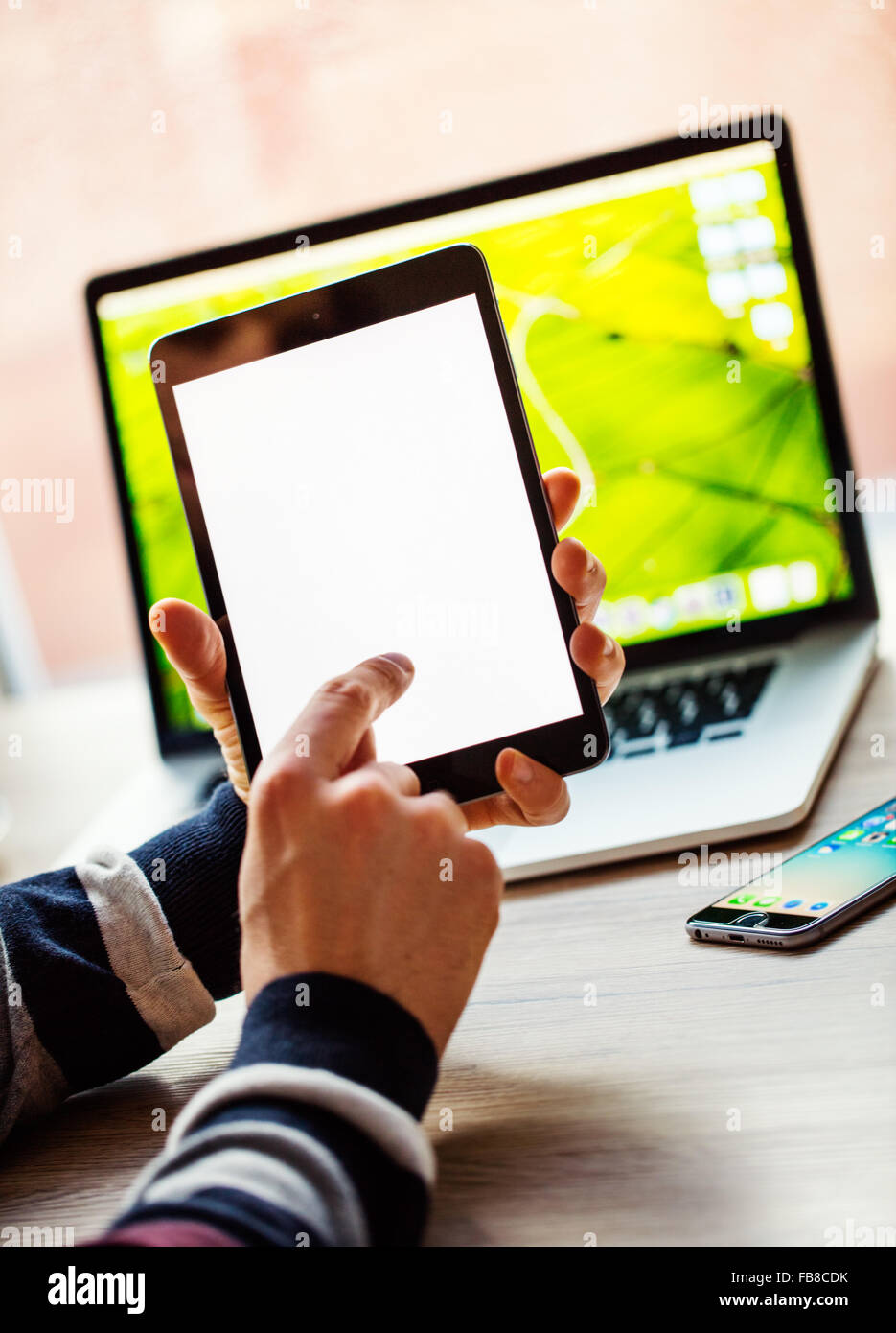 Screen hands closeup hi-res stock photography and images - Alamy