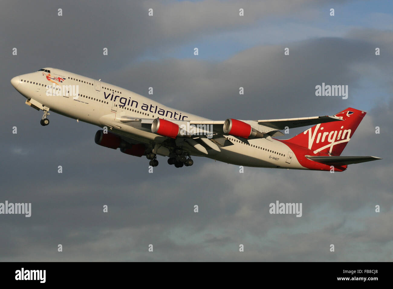 Virgin boeing 747 landing hi-res stock photography and images - Alamy