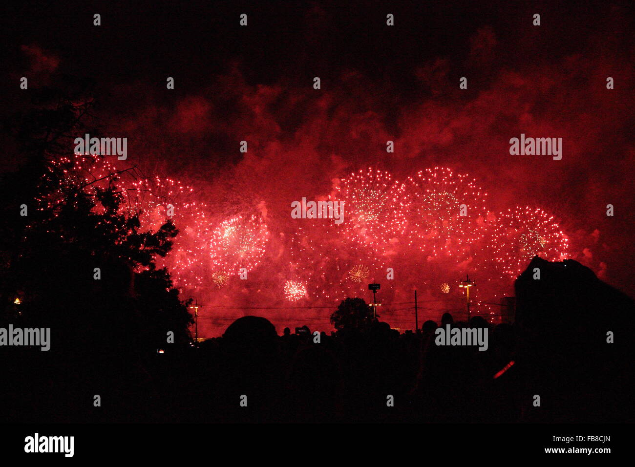 Outdoor fireworks hi-res stock photography and images - Alamy