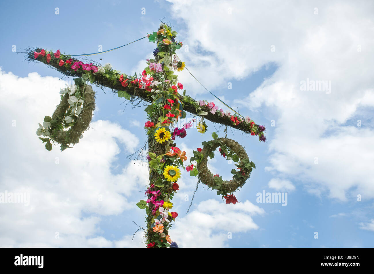 Traditional maypole hi-res stock photography and images - Alamy