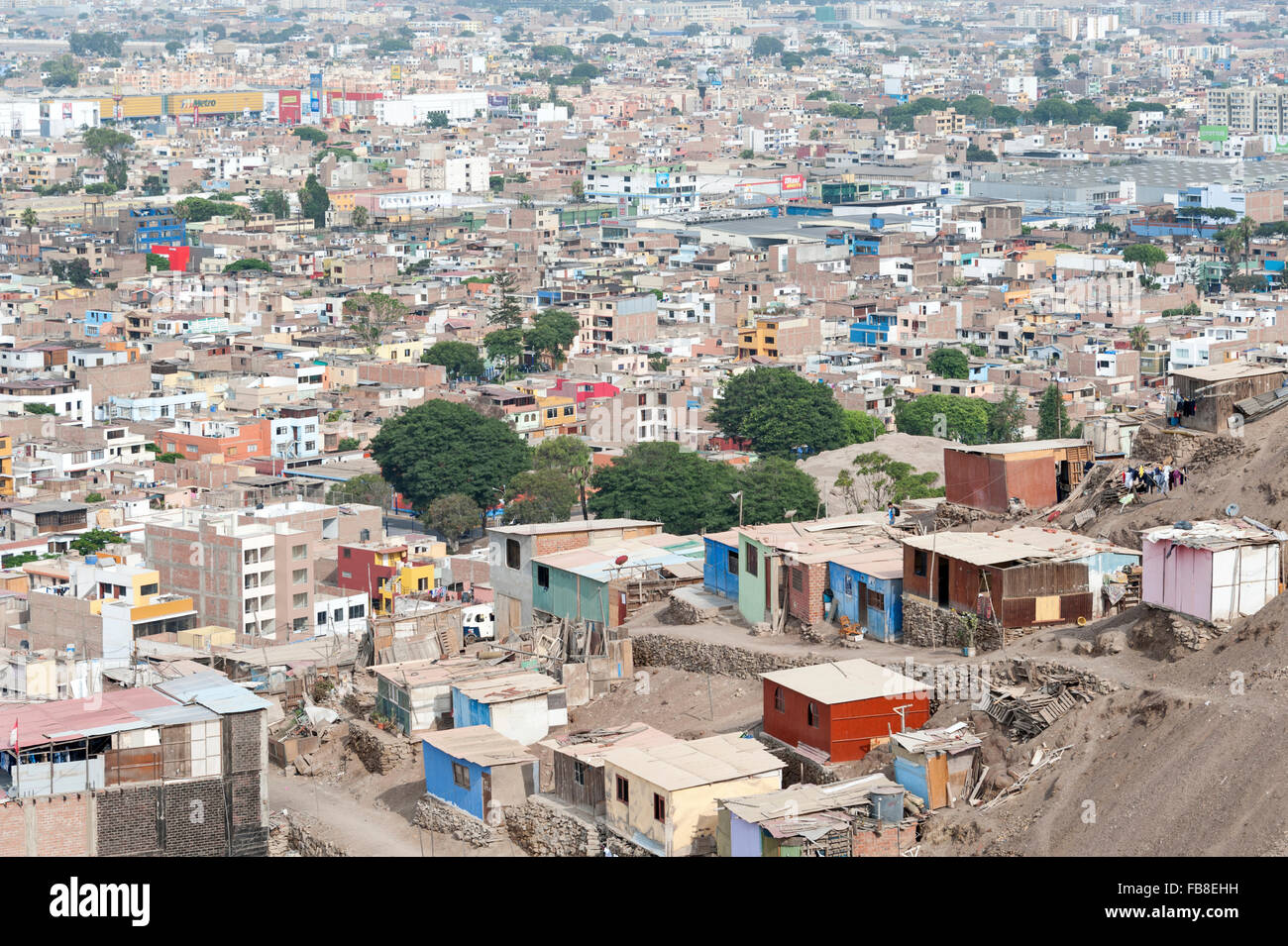Lima slum hi-res stock photography and images - Alamy