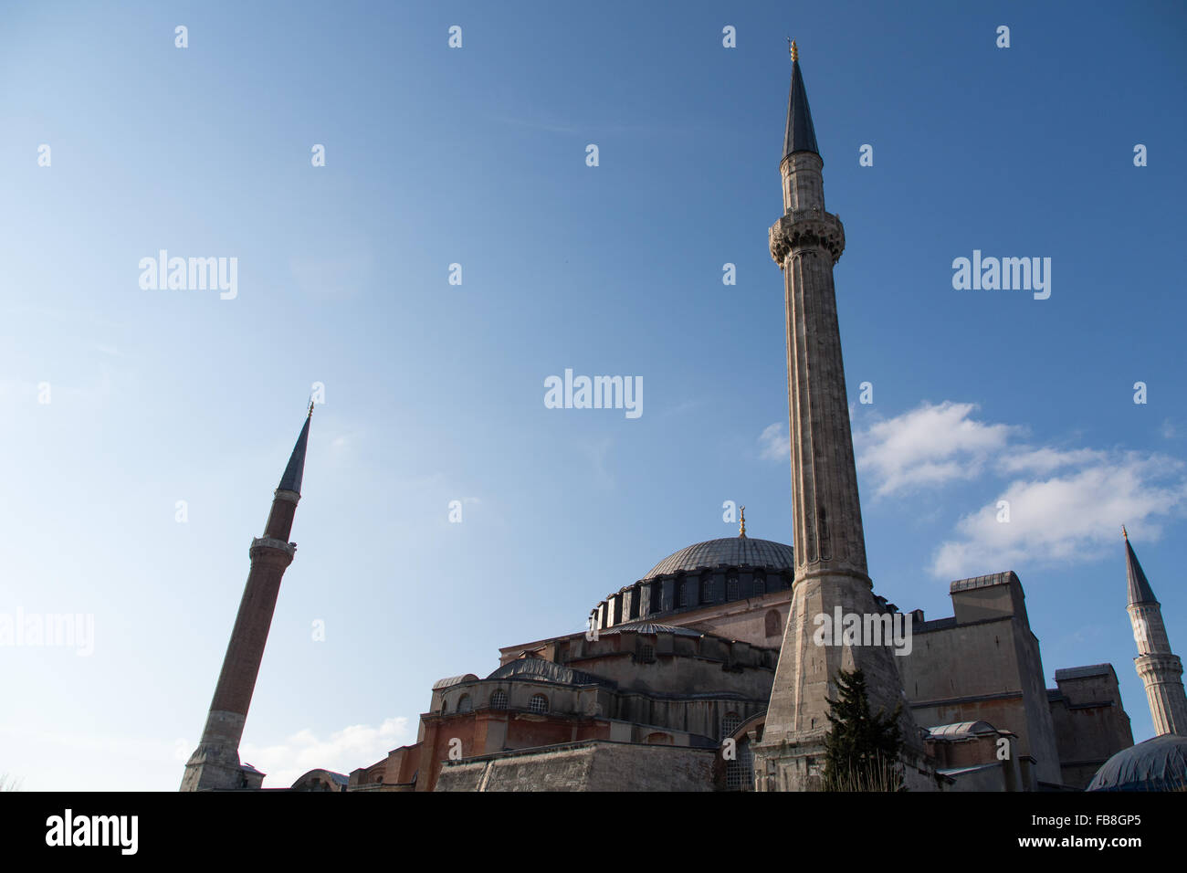 Blue Mosque (Sultanahmet mosque) in Istanbul, Turkey, blue sky ...
