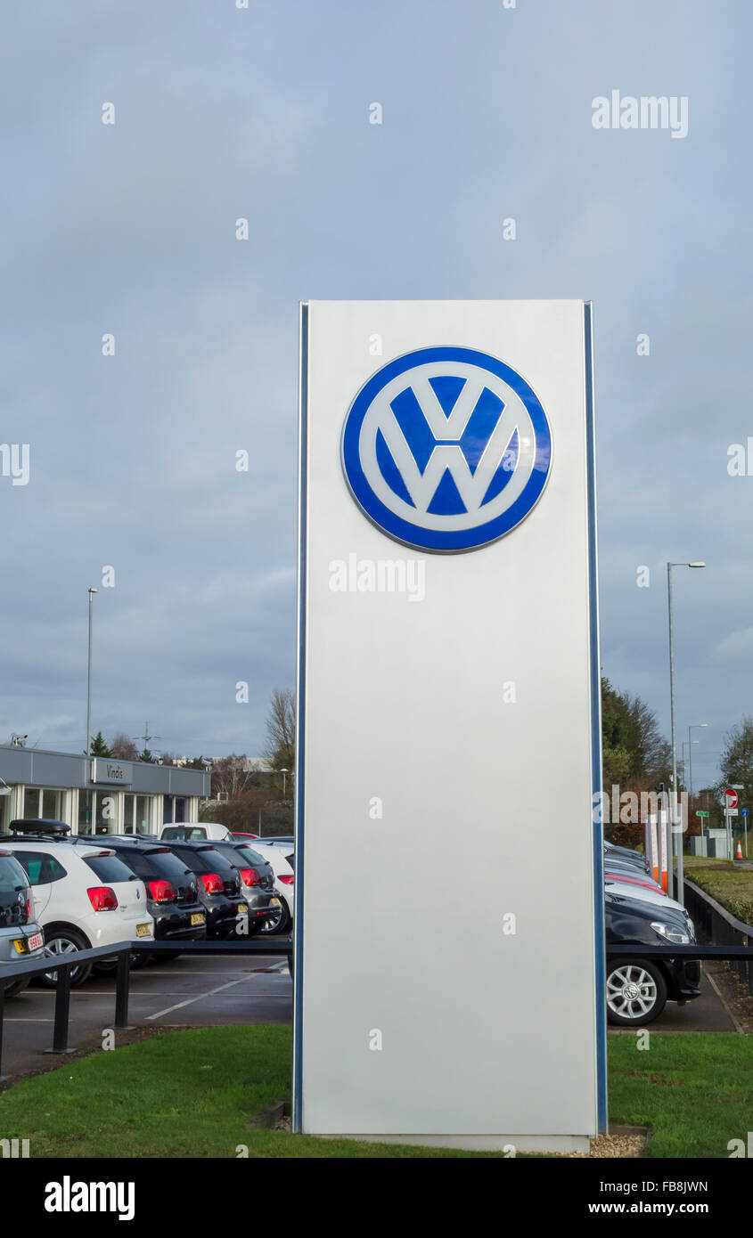 Car showroom garage High Resolution Stock Photography and Images - Alamy