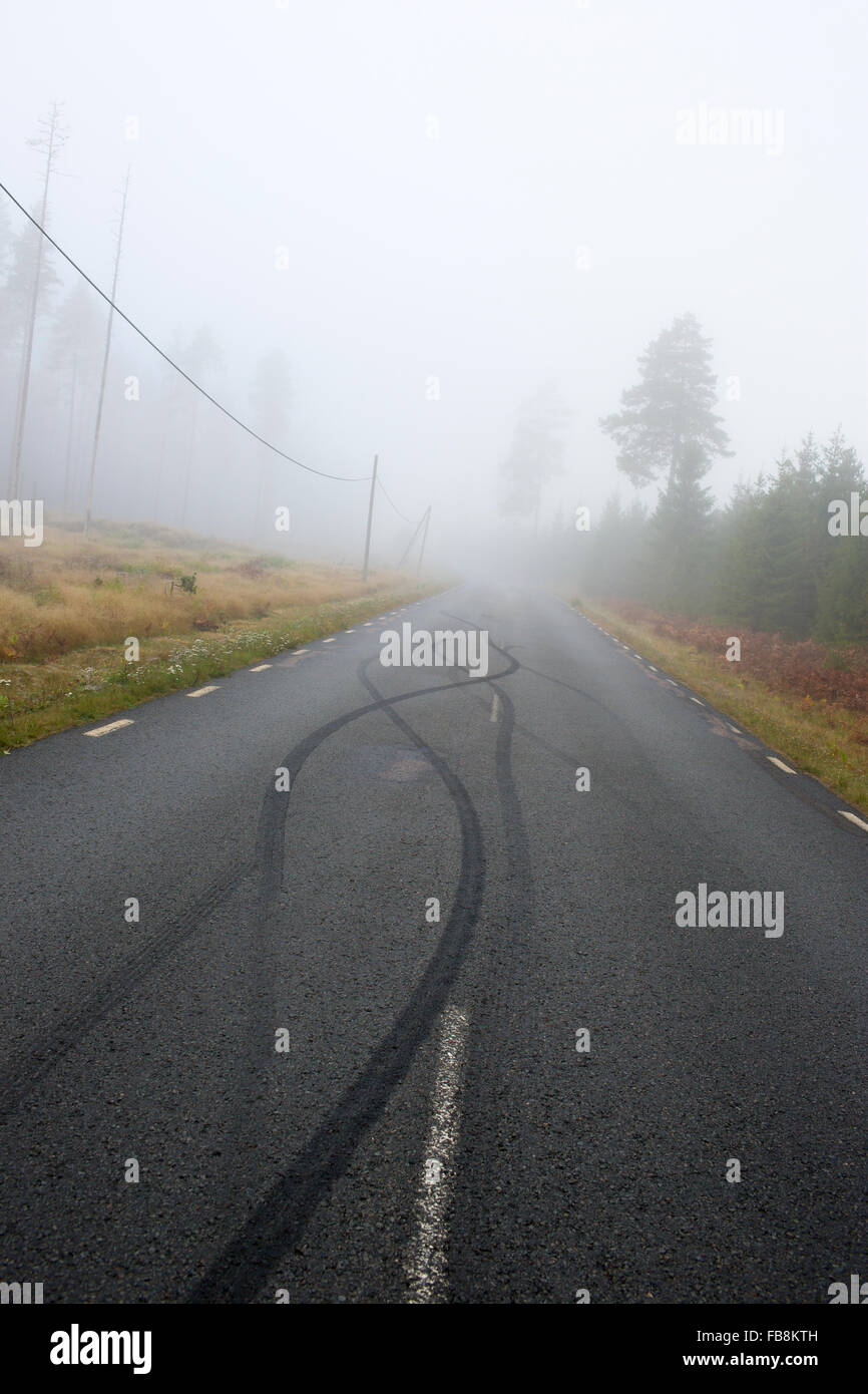 Empty road scene hi-res stock photography and images - Alamy