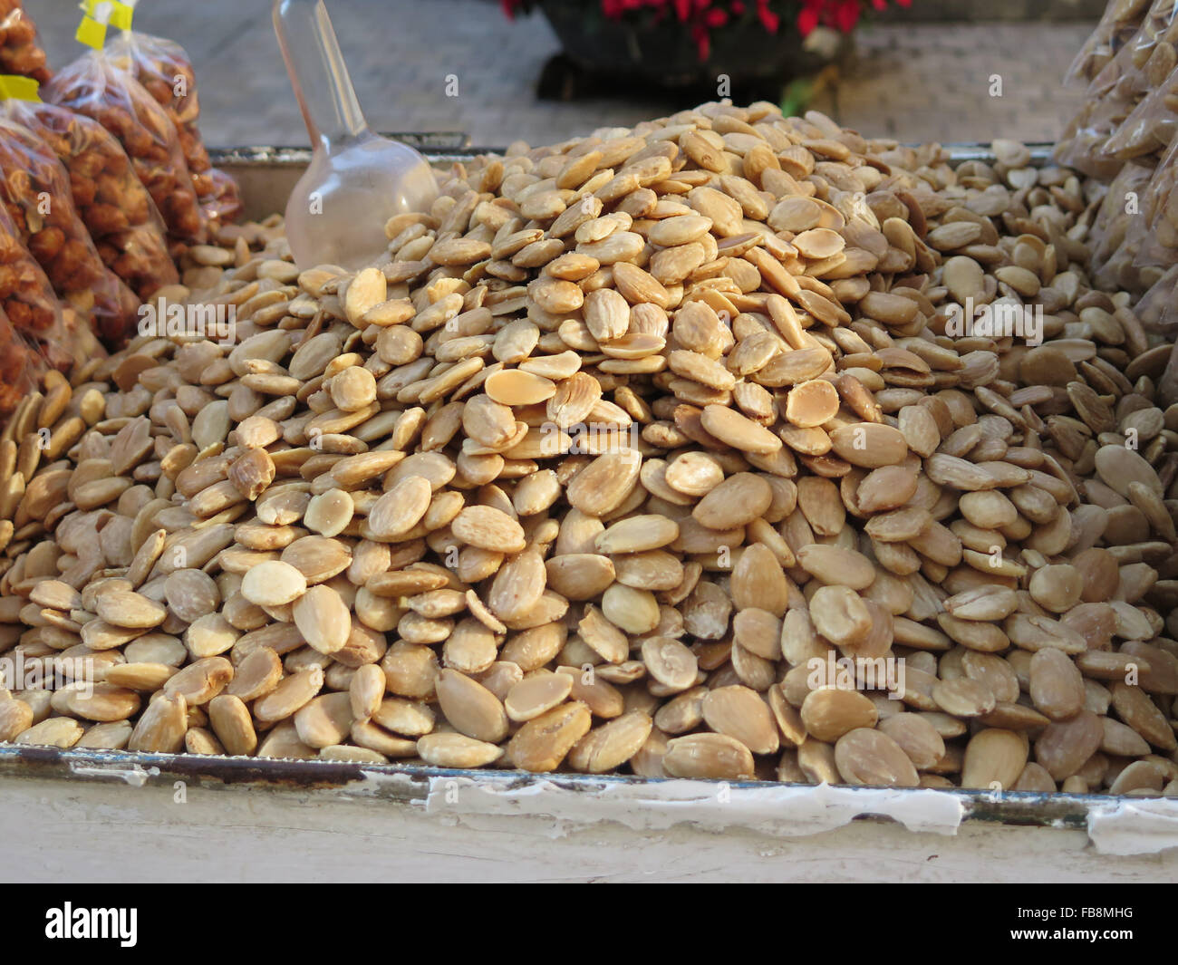 Street vendor selling roasted nuts hi-res stock photography and images ...