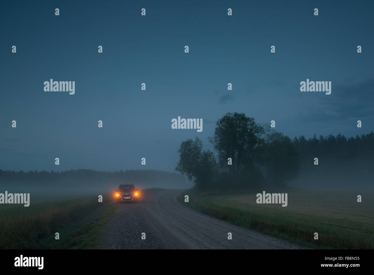 Cars on the road in fog hi-res stock photography and images - Alamy